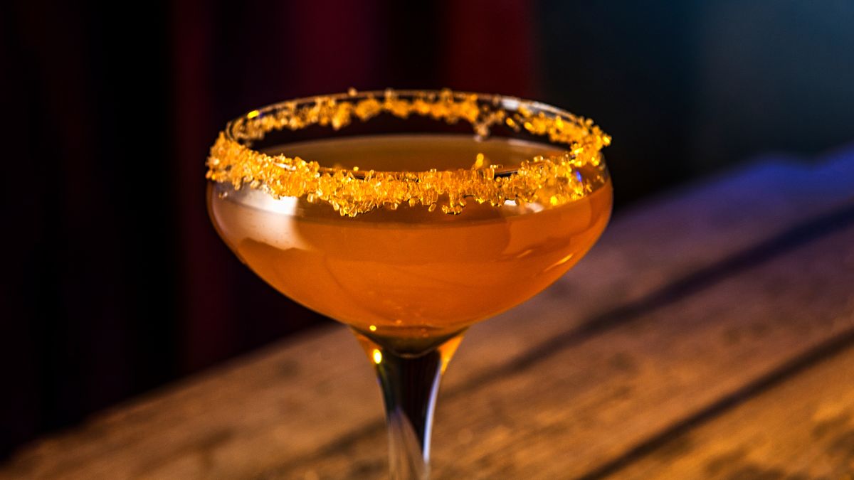 Techniques for Perfectly Salting Your Cocktails - Salt Rimmer